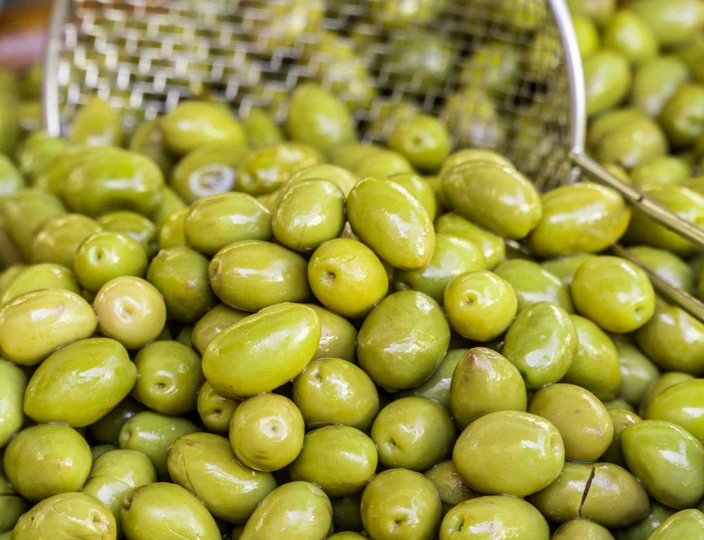 Baisse des prix des olives : Les agriculteurs appellent à une journée ...